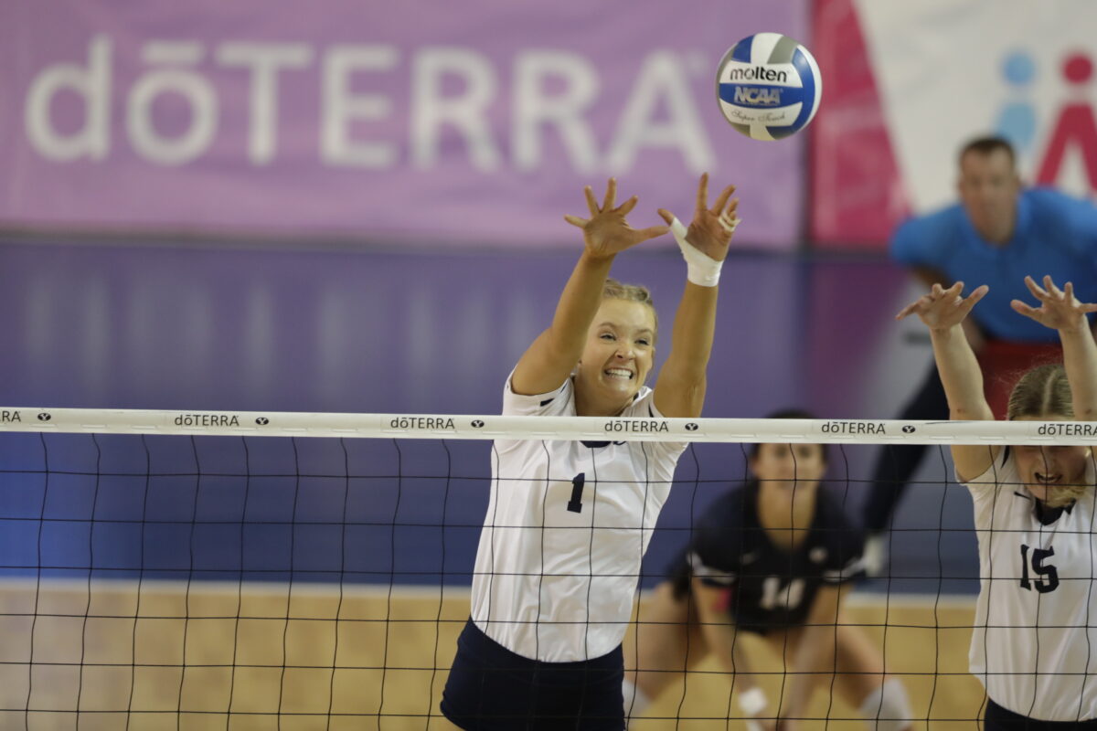 No. 14 BYU women’s volleyball sweeps Santa Clara | News, Sports, Jobs ...